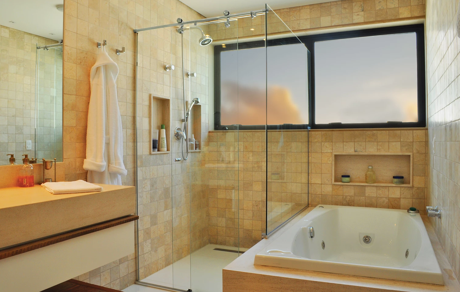 Box Blindex®na Castelo de Paiva - vidros e ferragens