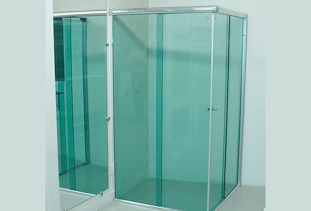 Box Blindex®na Castelo de Paiva - vidros e ferragens