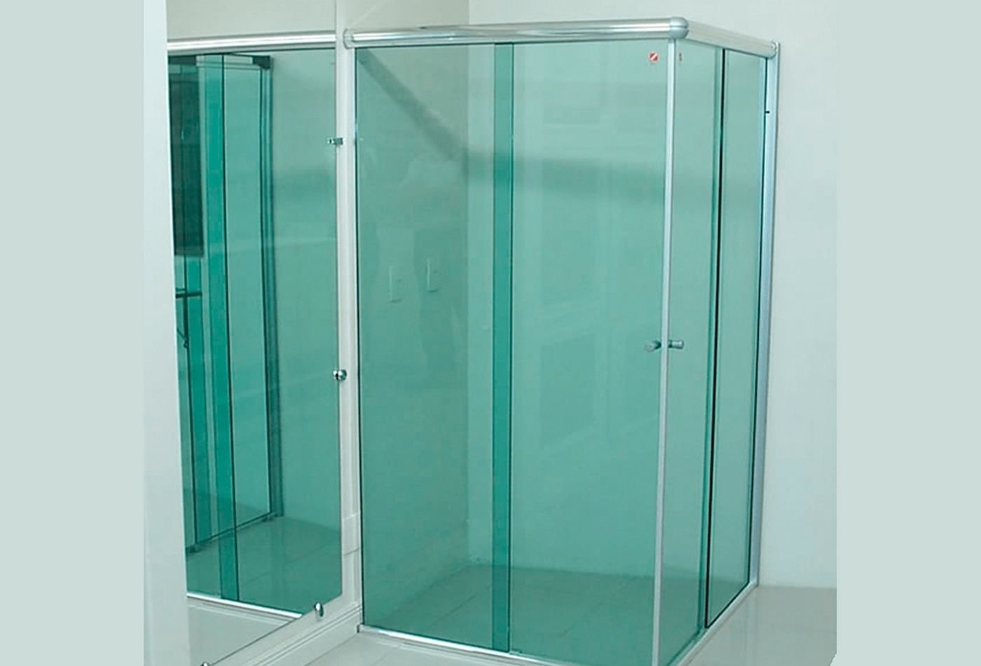 Box Blindex®na Castelo de Paiva - vidros e ferragens